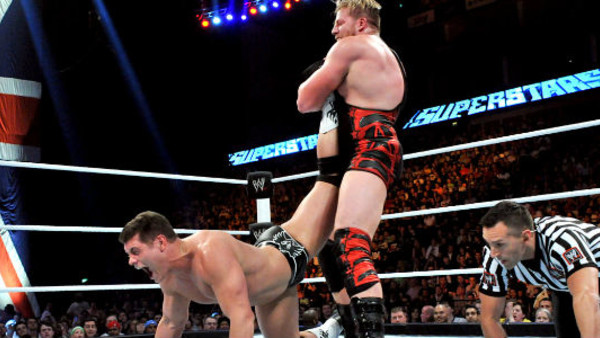 10 WWE Superstars Who Changed Their Finisher While On Top – Page 3