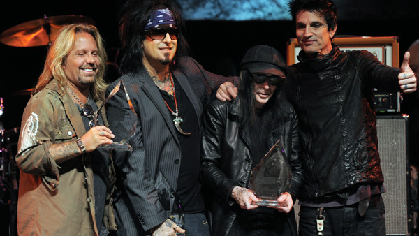 15 Things Only Motley Crue Fans Will Understand – Page 2