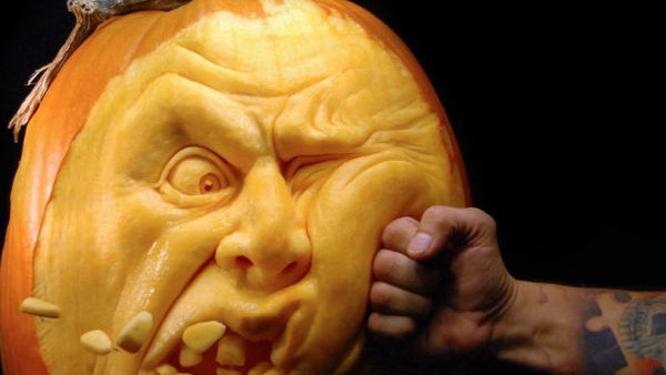 12 Funniest Pumpkin Carvings Of All Time