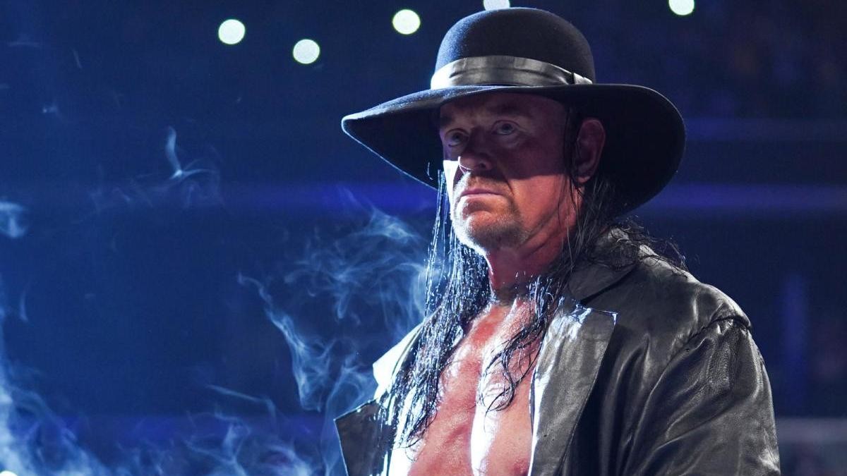 The Undertaker Makes Surprise WWE Raw Appearance