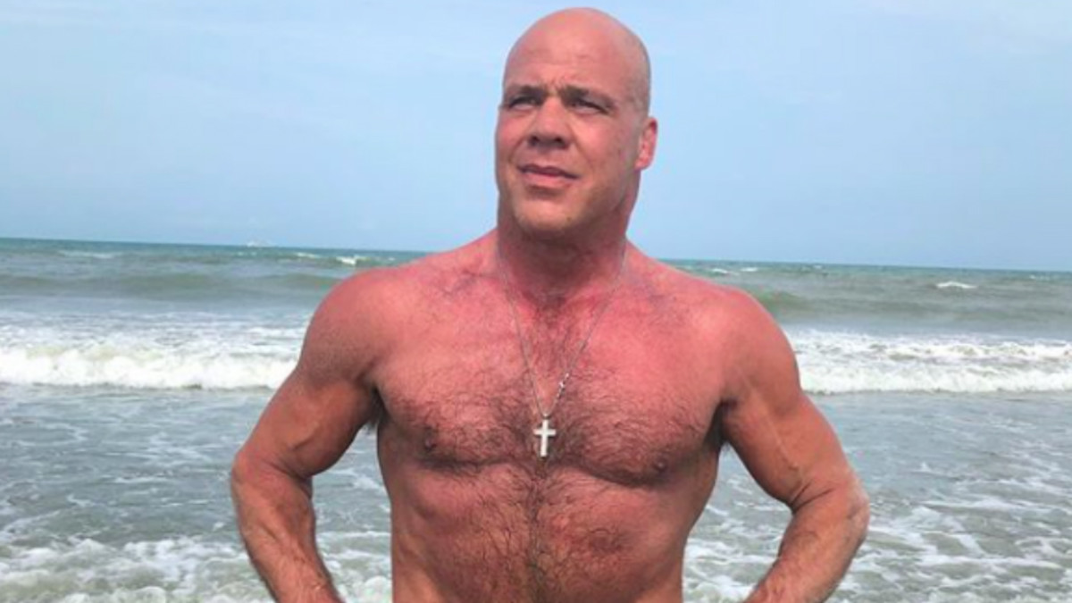 10 Retired Wrestlers Who Are Still In Amazing Shape – Page 2