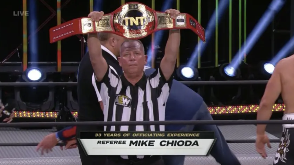 Former WWE Referee Mike Chioda Appears On AEW Dynamite