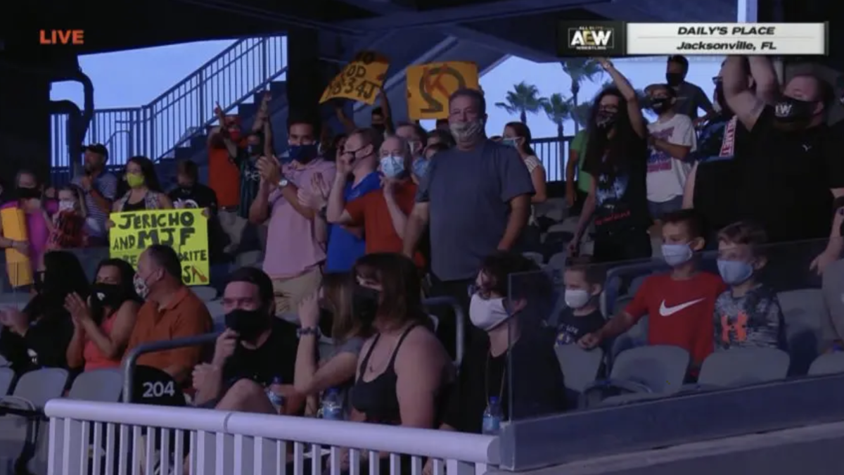 Live Fans Return To AEW Dynamite