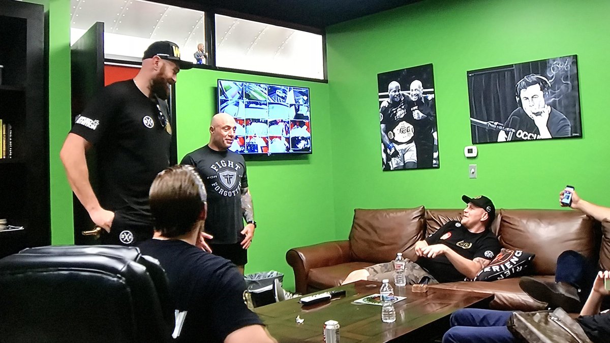 10 Behind-The-Scenes Joe Rogan Experience Facts