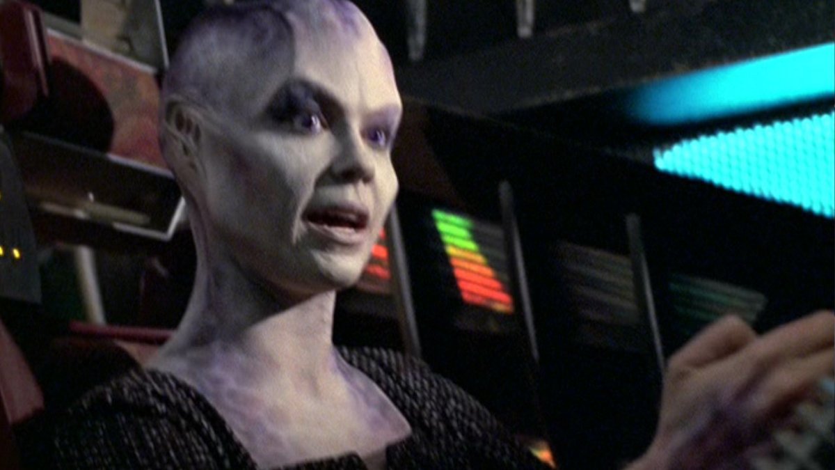 10 Best Star Trek: Voyager Episodes Not About The Main Cast