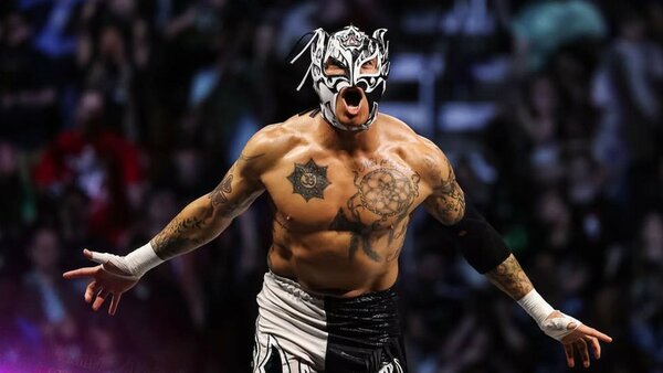 Rey Fenix Officially Signs With WWE (WWE News)