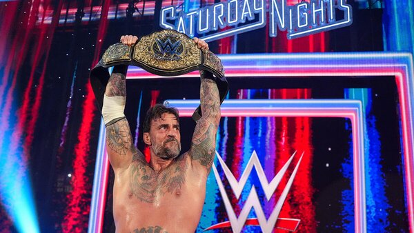 CM Punk Wins World Heavyweight Title At Saturday Night's Main Event ...